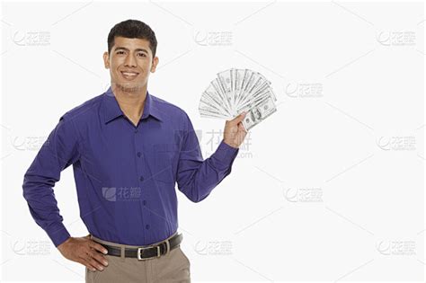 有很多钱的商人