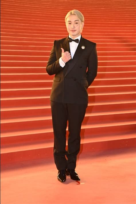 【金像獎2023】男星花生騷時裝比拚 劉青雲armani＋呂爵安ferragamo＋魏浚笙tom Ford【內附多圖】