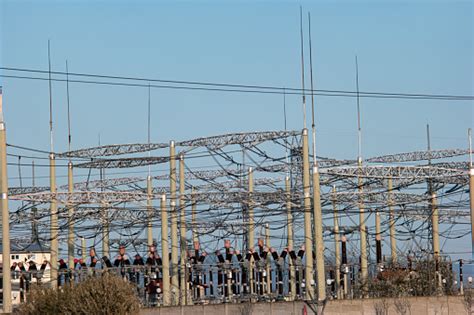 Pembangkit Listrik Listrik Transformator Stasiun Dan Jalur Foto Stok