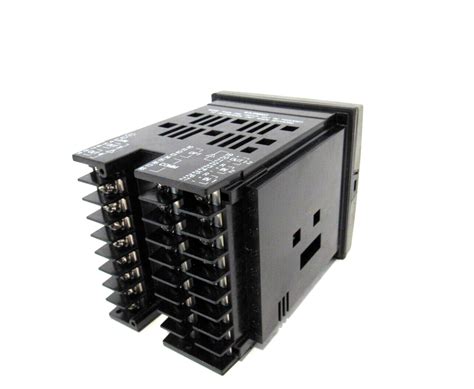 New Honeywell Dc3200 Ee 100r 140 00000 00 0 Digital Controller Udc3200