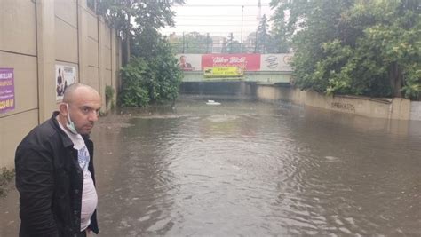 Проливни дъждове наводниха Турция