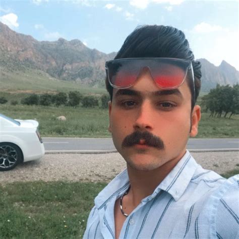 ‎علي منــــقذ ⭐️‎ Yjv0 • Threads Say More