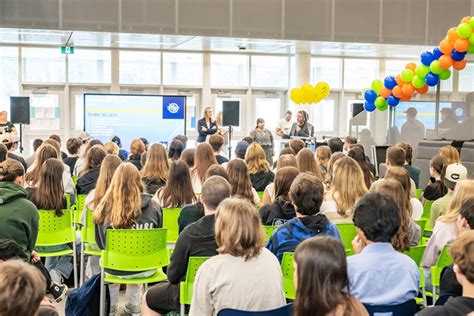Première Rentrée Pour Les élèves Des écoles Secondaires Des Échos Et Des Navigateurs