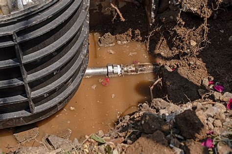 유토이미지 주택의 상수도 공사 배관 연결하기