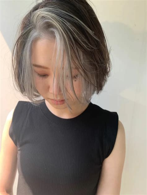写真 6枚目 周囲と差がつくショートヘア特集。ポイントカラーで叶える大人のおしゃれヘアをご紹介 Locari（ロカリ）