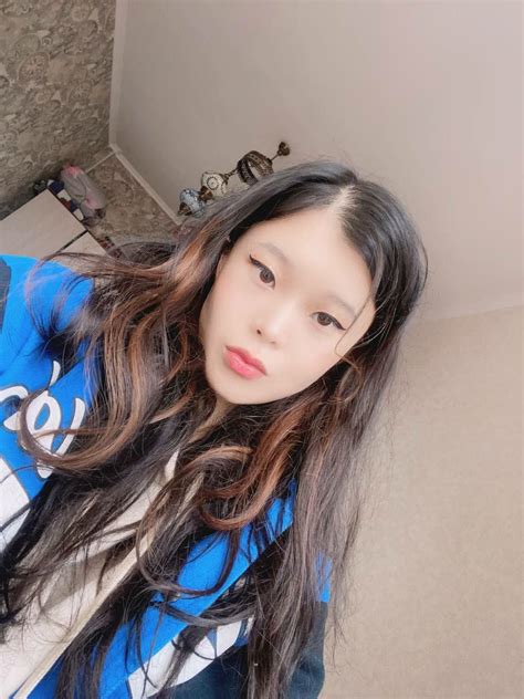 I Think I Look Really Cute In This Picture R Sfwnextdoorgirls