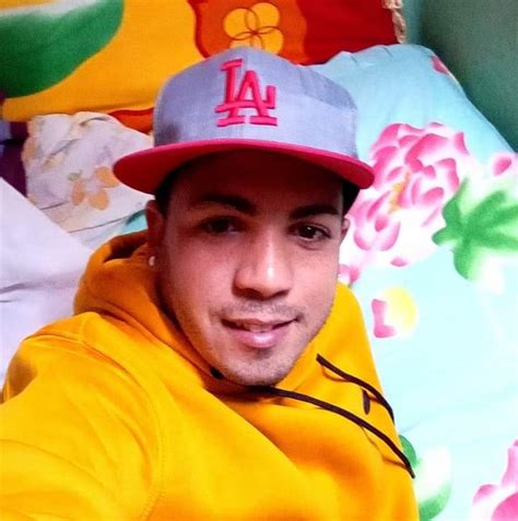 Yolocaron 욜로카롱♡ 안면도 여행오시면서 주문주신 미니케이크입니당💖 디자인상 레터링은 토퍼로 제작해드렸어요 주문