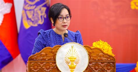 លោកជំទាវបណ្ឌិត ជា សិរី លើកឡើងថា អត្រាដាក់ប្រាក់សន្សំ និងកម្ចីជាប្រាក់រៀលពីធនាគារនៅកម្ពុជា