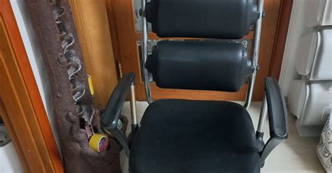 게이밍의자 안락의자 사무실의자 튼튼하고 가죽상태 A급 등받이가 3단으로 허리를 잘 받쳐줘 편안해요 고강1동 가구인테리어 당근 중고거래