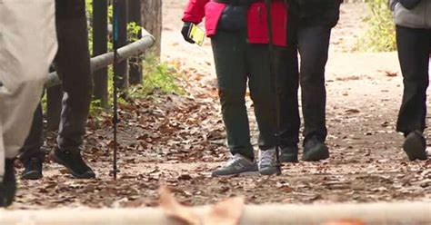 혼자 등산 여성 2천 원만 내면… 논란 부른 구직 글