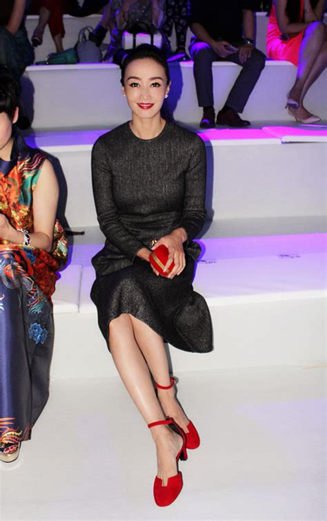 赵子琪现身张帅成衣发布会 支持本土原创设计 搜狐娱乐