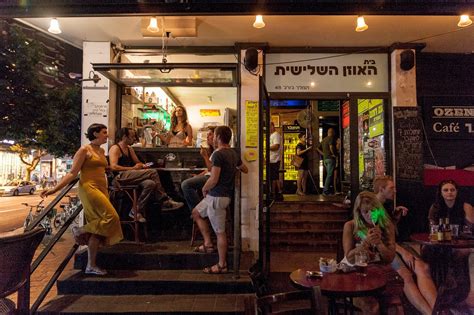 Ozen Bar Live Performance Club Bar Coffee Shop And A Record Store