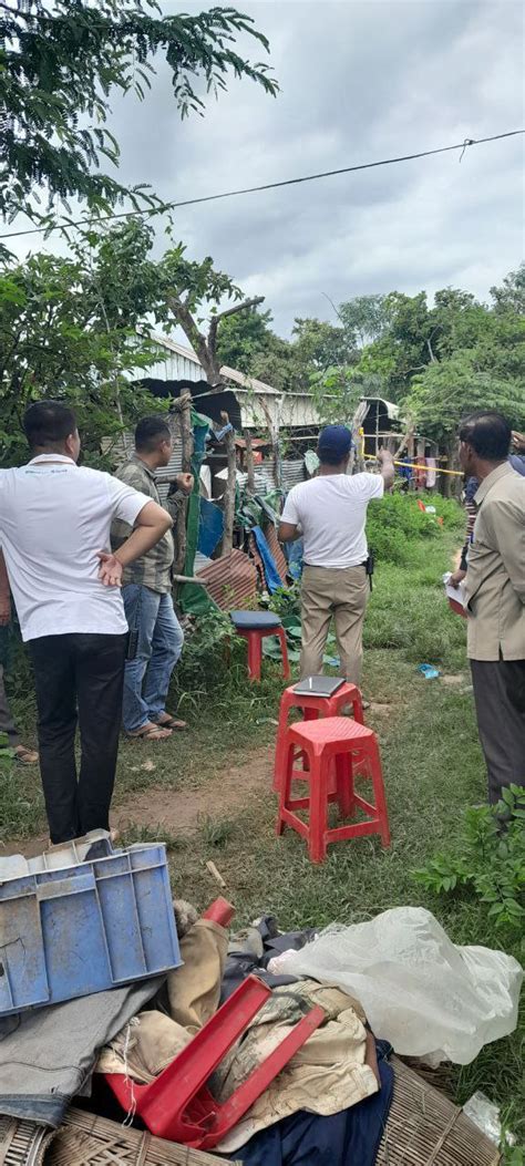 ទំនាស់ពាក្យសម្តីក្លាយជាហិង្សាបុរសវ័យចំណាស់ម្នាក់បានយកកាំបិតផ្គាក់កាប់ទៅលើស្ត្រីរងគ្រោះបណ្តាលស្លា