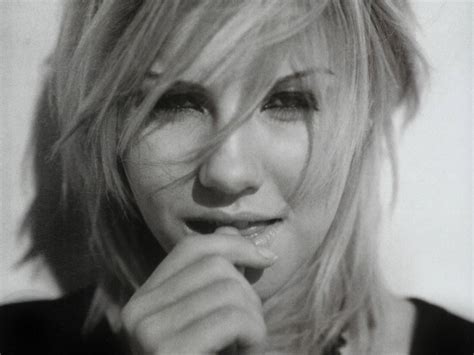 Elisha Cuthbert Pictures