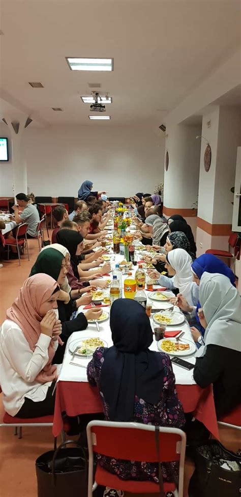 Prire Eni Vakifski I Omladinski Iftar Ikb A Ikb Berlin E V