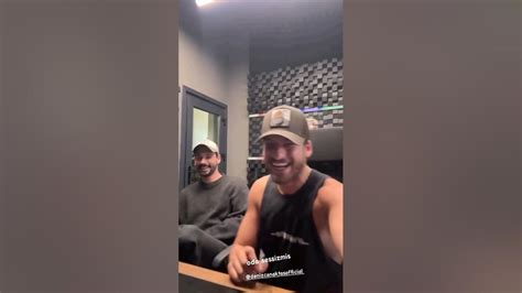 غناء ‬‏‏الأصدقاء مصطفى مارت كوتش و دينيز جان أكتاش معًا