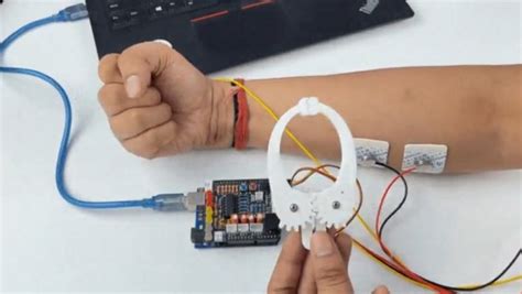 Servo Claw Game Puts Your Muscles To The Test Pishop Blog