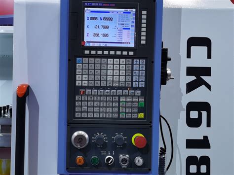 CK6180主轴齿轮箱三档内无极变速数控车床 CK6180数控车床 云南宝云科技有限公司