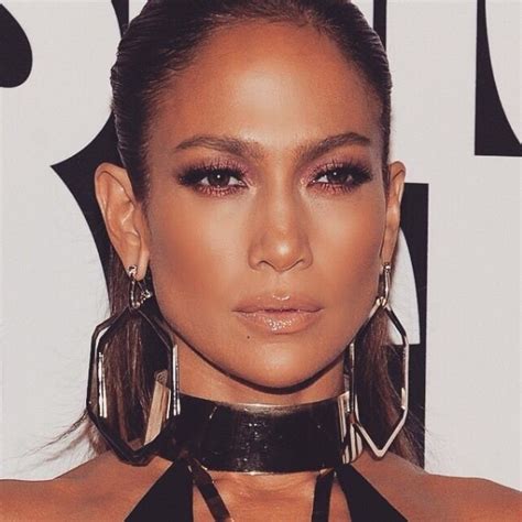 18 Glowy Dewy Makeup Looks To Achieve A Radiant Glow