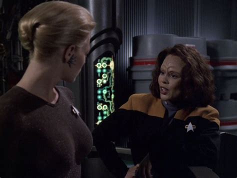 Pin On Star Trek Pictures Star Trek Voyager Star Trek Captain Janeway