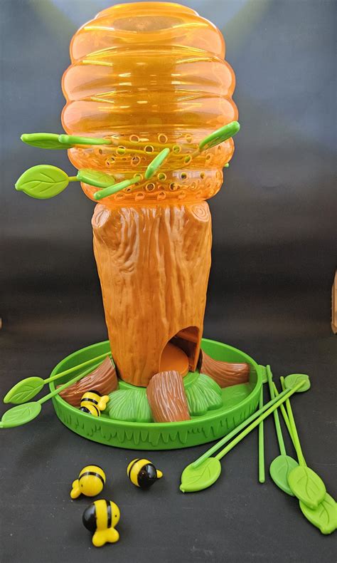 Honey Bee Tree Au Pays De Dinou