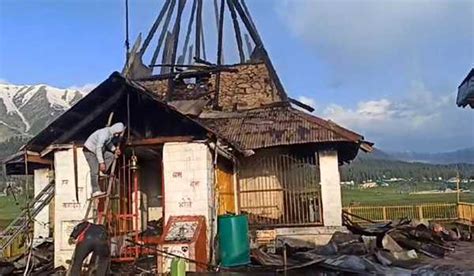 Jandk Gulmargs Jai Jai Shiv Shankar Song Famed Temple Gutted In Fire