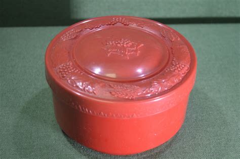 Купить Шкатулка Виноград колосья Красная Колкий пластик Завод Карболит Орехово Зуево СССР