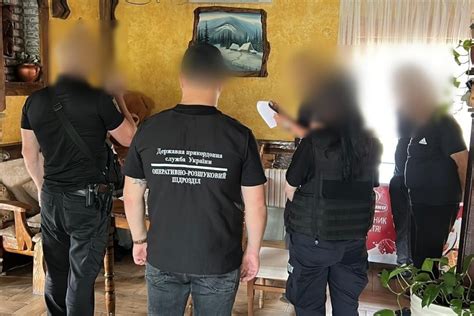 На Закарпатті лікарку затримали на хабарі за підроблені документи для виїзду Цензор НЕТ