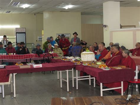 УБ хотын нутгийн зөвлөлтэй хамтран сар шинийн золголт хийв