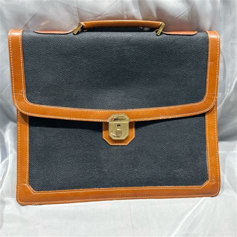 Gerard Henon Paris | Bags | Gerard Henon Paris Vintage Messenger ...