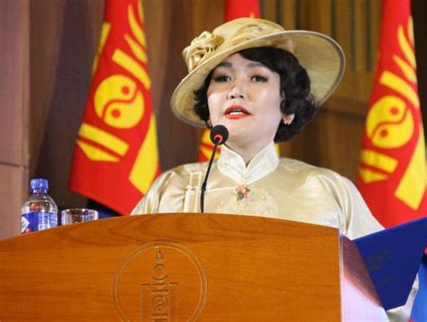 Яруу найрагч Ц Хулан хорих ангиас шинэ жилийн мэндчилгээ дэвшүүлжээ ТАС МН