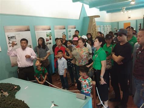 วันเสาร์ ที่ ๑๒ พฤษภาคม ๒๕๖๑ พิพิธภัณฑสถานแห่งชาติ พระนครคีรี จ เพชรบุรี ยินดีต้อนรับ ☆ คณะ