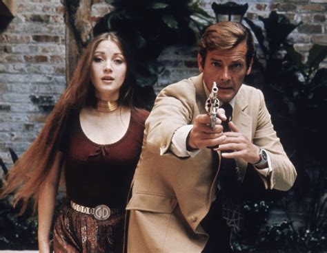Atomic Chronoscaph — Jane Seymour And Roger Moore Live And Let Die