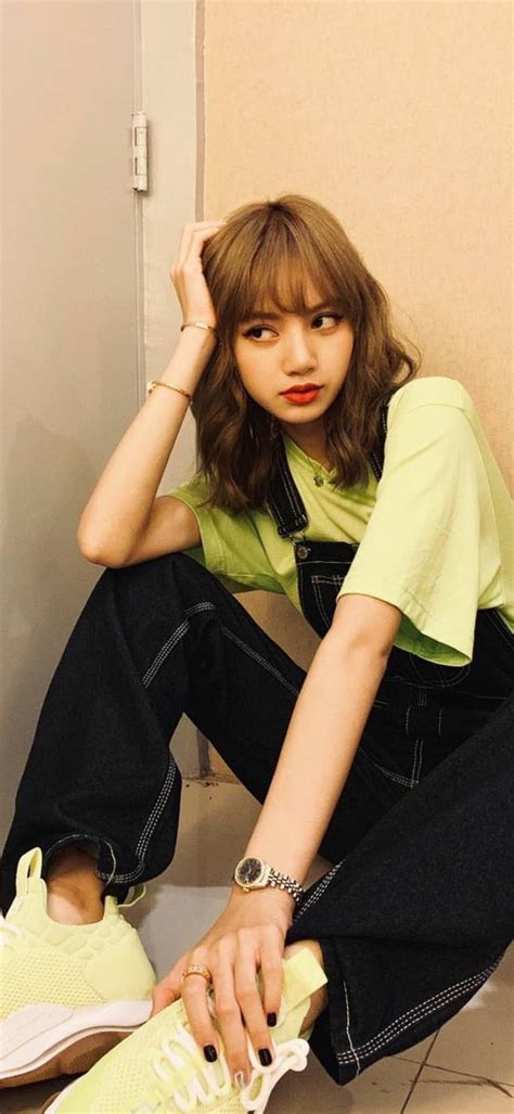 Blackpink Lisa Wallpapers Wallpapers Com