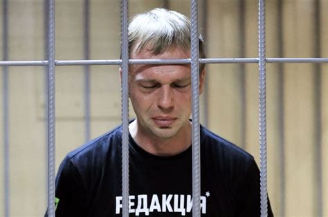 Хар тамхины хэрэгт буруутгаад байсан Оросын сэтгүүлчийг эрх баригчид нь суллалаа