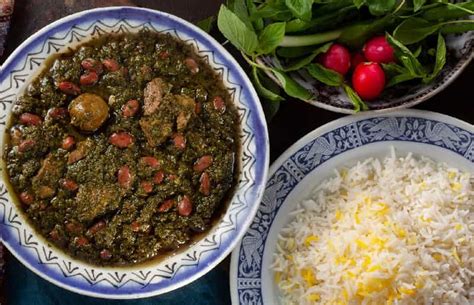 طرز تهیه قورمه سبزی برای 15 نفر با طعمی جاافتاده