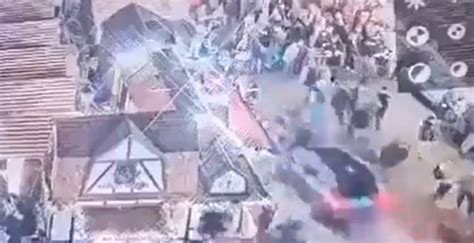 Nagrana scena rozjeżdżania przechodniów na jarmarku w Magdeburgu