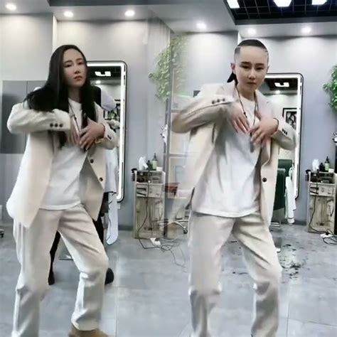 问问你兄弟，喜欢长发还是短发？气质这一块拿捏死死的 Youtube