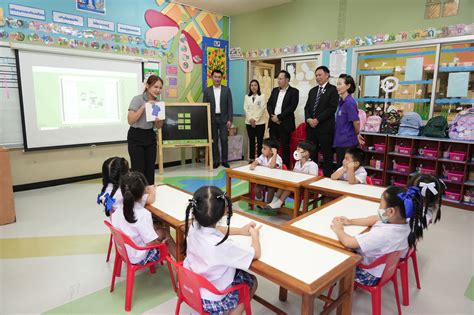 True Click Life พี่คลิก แจกฟรี อักษรแสนสนุก ลากเส้นตามรอยประ A Z เข้ามาโหลดกันนะครับ Facebook