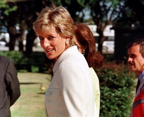 Часове преди смъртта си лейди Даяна звъни на синовете си Хай Клуб