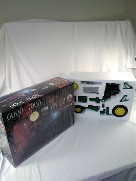 Ertl Co John Deere Tractor Modeltoy Series Tractors 6000 7000