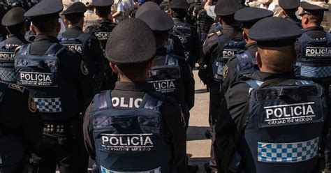 Detienen A 14 Policías De La Cdmx Por Delitos De Robo Y Extorsión
