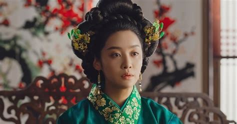 차주영 19금 베드신까지…원경 첫회만에 시청률 5 돌파