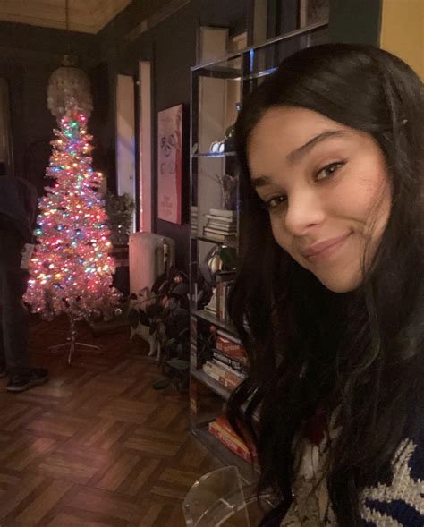 Hailee Steinfeld Sexy