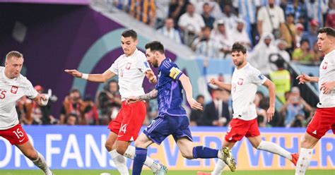 메시폭풍 드리블 사진