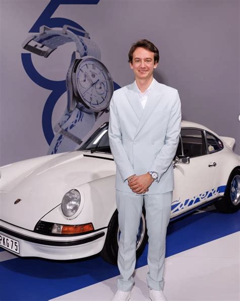 Major Korean Media Outlets Report Blackpinks Lisa Is Dating Frédéric Arnault — Netizens React