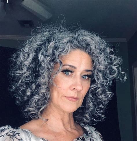 Know How And Why Tina Embraced Her Natural Grey Hair Grey Curly Hair Curly Hair Styles