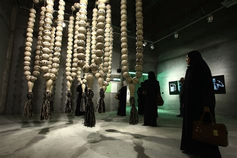 الفنانة السعودية منال الضويان تصل العالمية بلوحاتها الفريدة مجلة سيدتي