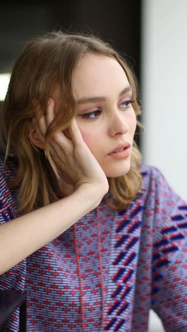 Download Wallpaper Pose Model Makeup Actress Lily Rose Depp Lily Rose Depp Section Girls