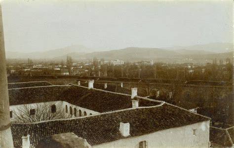 Слике старог Ниша Друга деценија прошлог века унутрашњост тврђаве Поглед са Сахат куле У